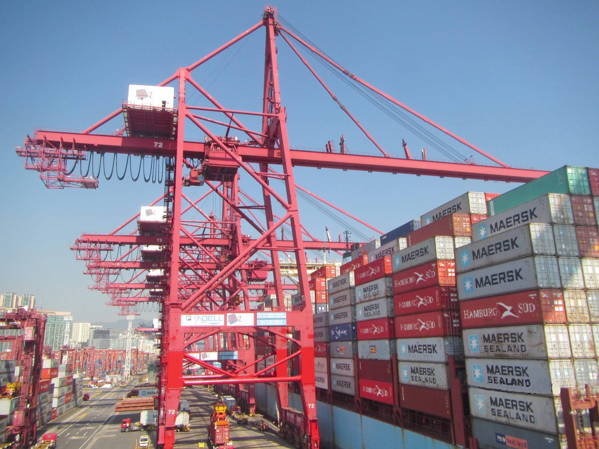 Noell Crane Raise and Boom Extension, Modern Terminals Limited, Hong ...